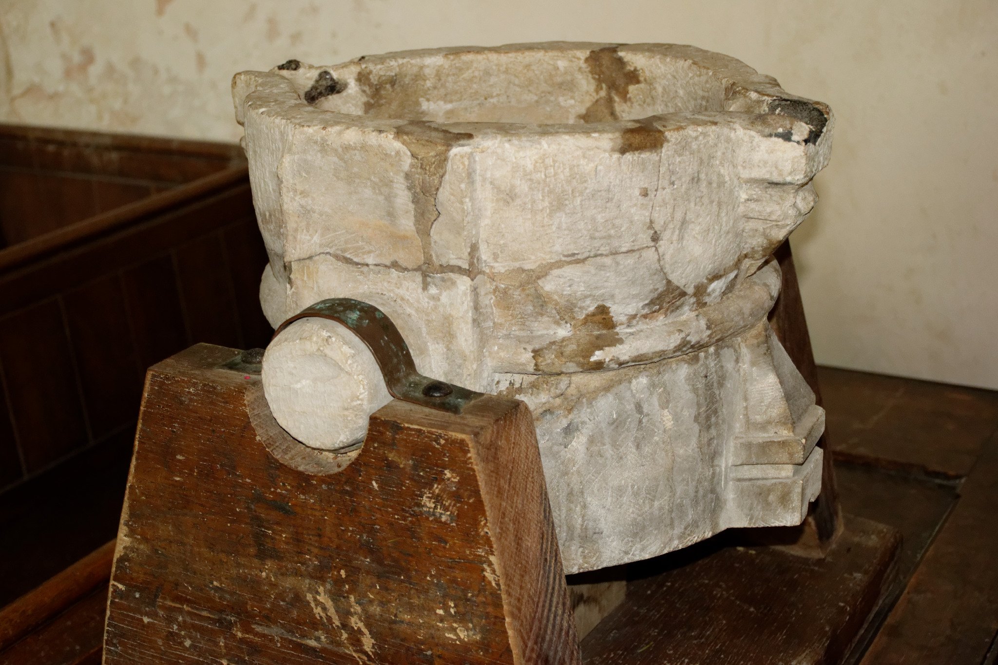 High Easter - St Mary - Mortar